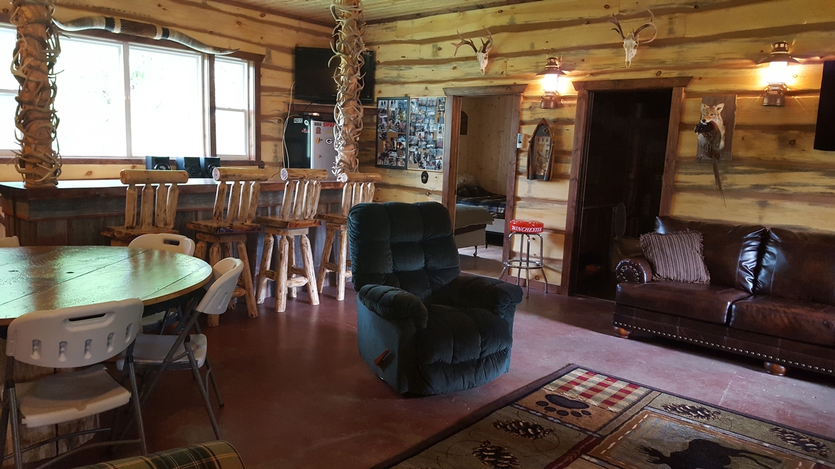 Minnesota Hunting Lodge | Rustic Deer Hunting Lodge